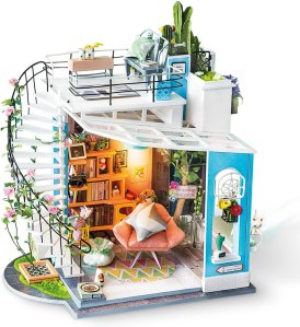 10 Creative Ways to Display Your Miniature Collection – Miniature ...
