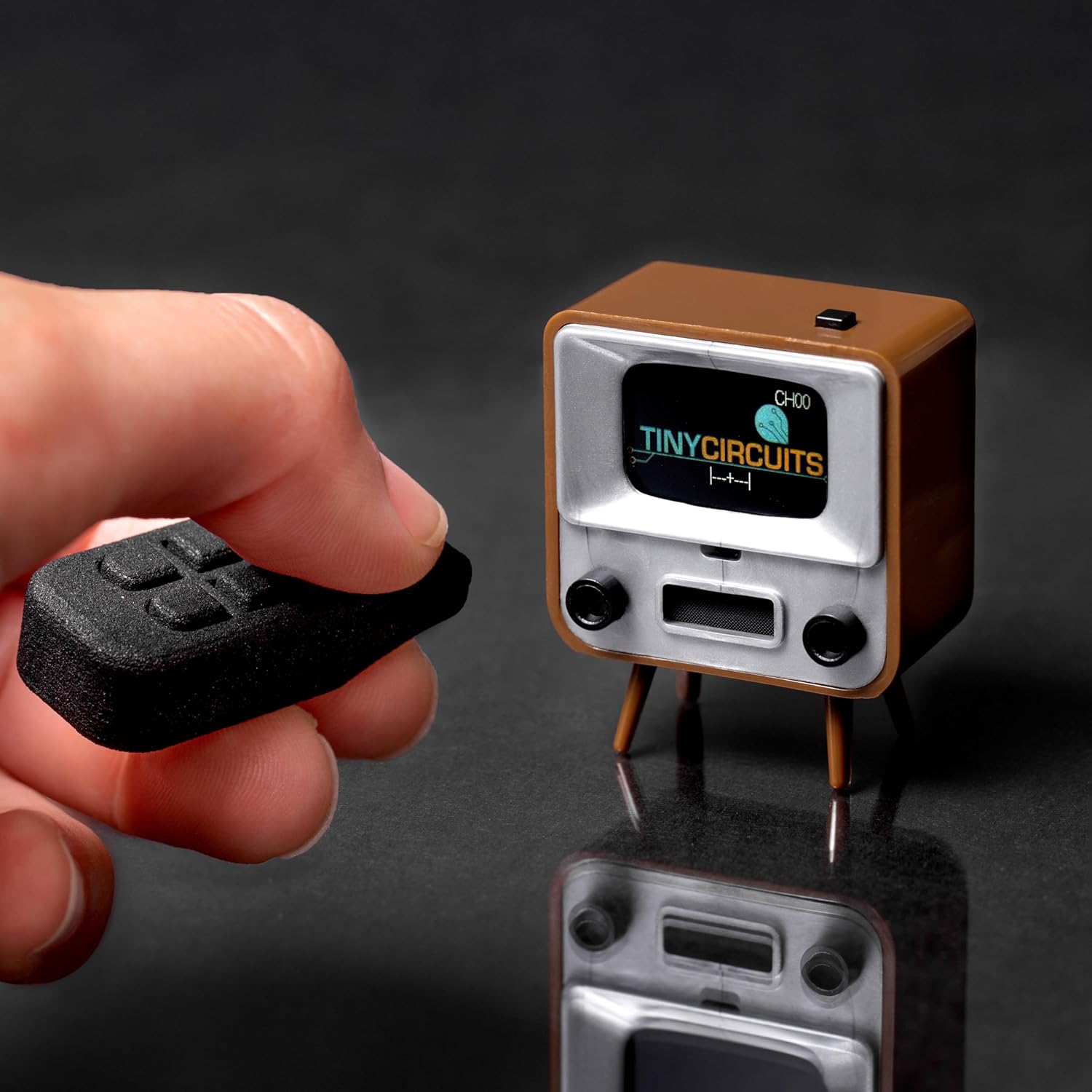 TinyTV2 | Tiny Circuits Working TV – Miniature Versions of Things